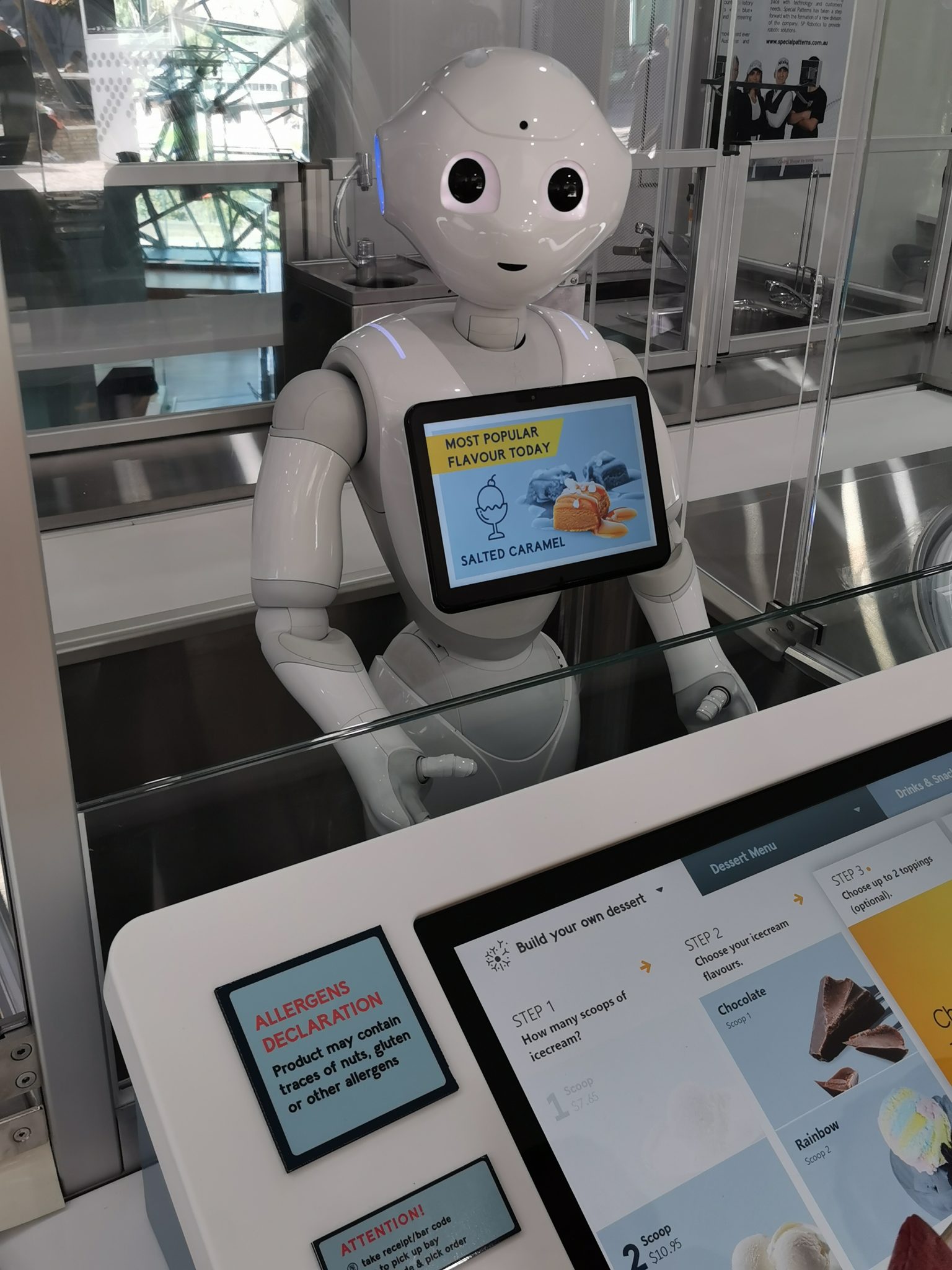 Robots serving up Ice Cream in Melbourne - Tech Daily with Andy Wells
